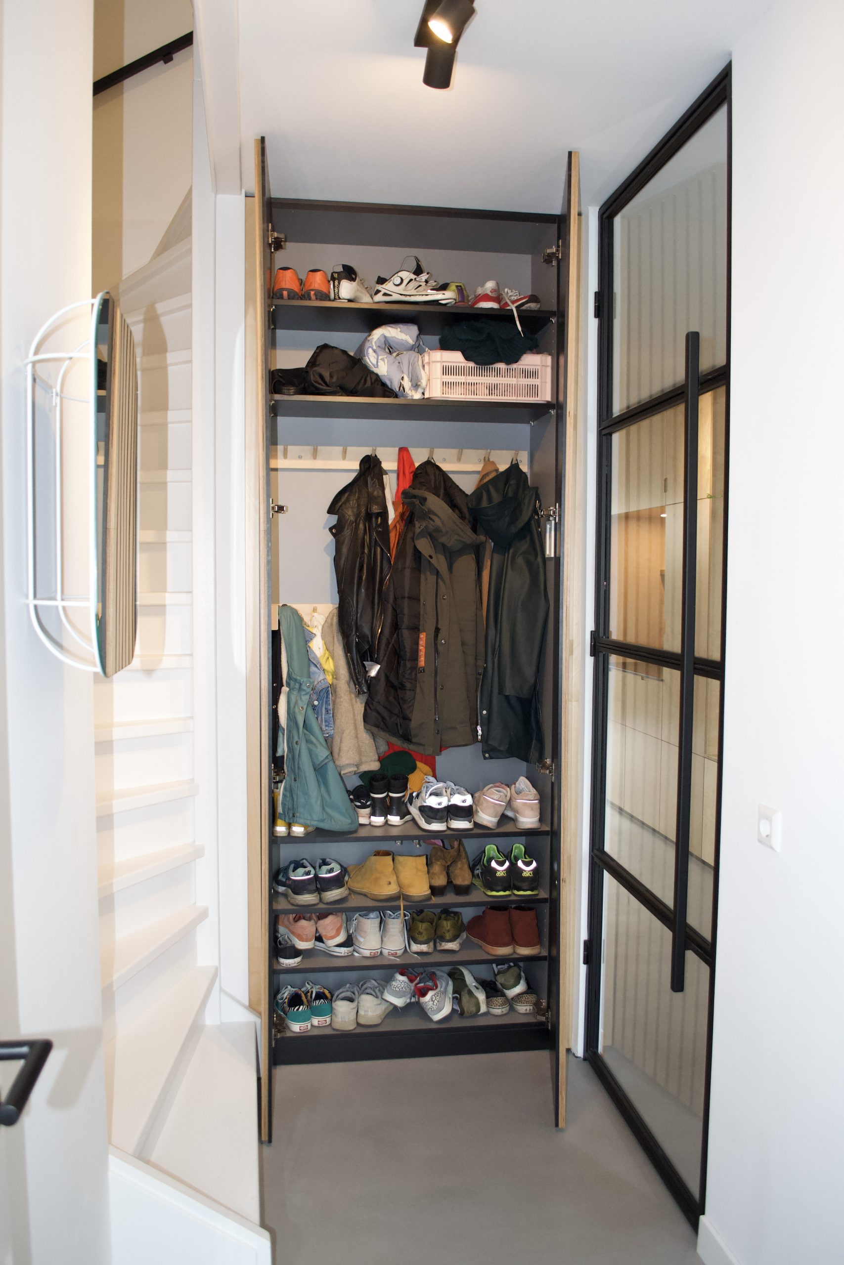 Stappenplan voor een gangkast met houten wandpanelen - NieuwHuis.Info